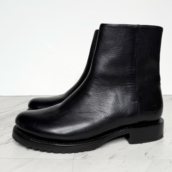Frye | Shoes | New Frye Veronica Inside Zip Black Leather Bootie 6b ...
